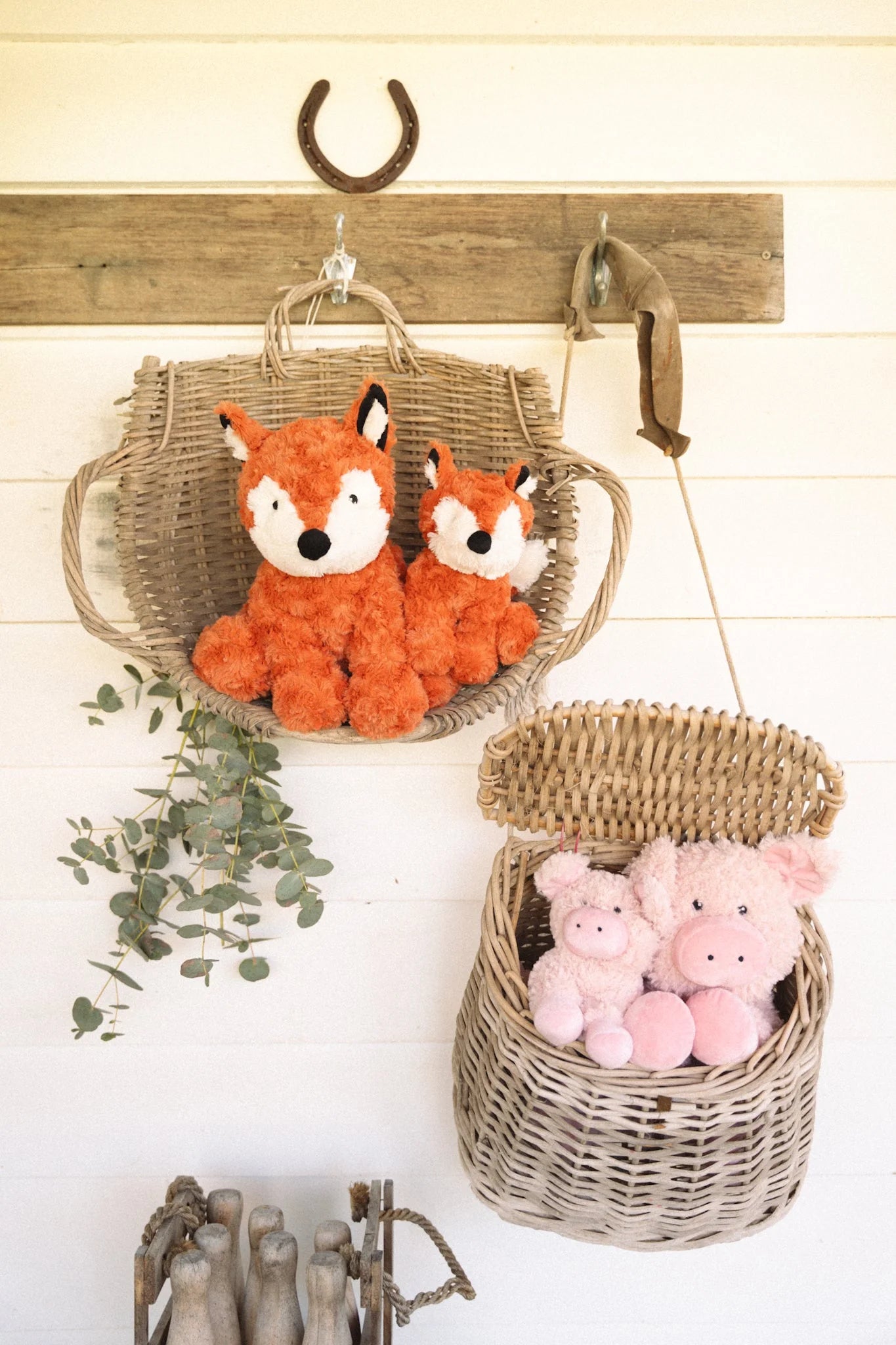 Big Felix the Fox – Loving Mother